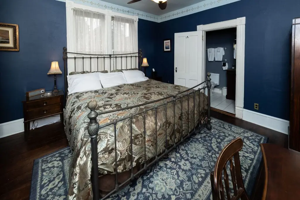 Percival Room – Swantown Inn